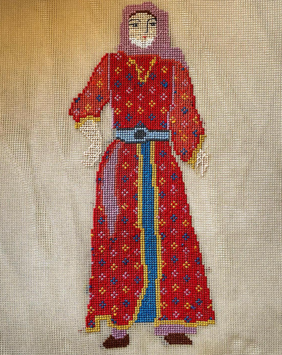 Armenian Woman from New Julfa Cross Stitch Pattern – Armenian Embroidery